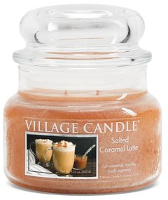 VILLAGE CANDLE Vonná svíčka - Latté se slaným karamelem Doba hoření: 55 hodin