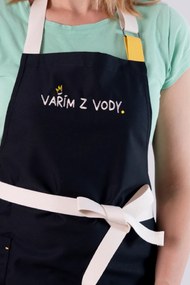 Kuchyňská zástěra s výšivkou Vařím z vody