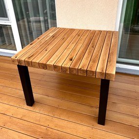 KULHÁNEK Zahradní stůl z dubových trámů a oceli Odstín nátěru: individuální, Odstín podnože: černá - RAL 9005