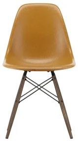 Eames Fiberglass chair DSW tmavě lakovaný javor tmavá okrová Vitra