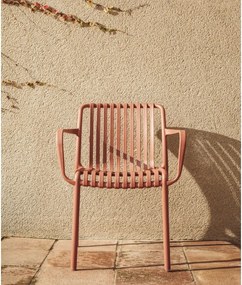 Plastová zahradní židle v terakotové barvě Isabellini – Kave Home