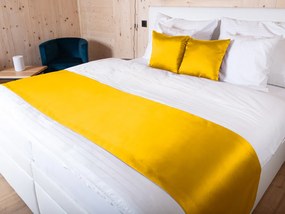 Biante Saténový přehoz/běhoun na postel Satén LUX-L041 Kanárkově žlutý 50x140 cm