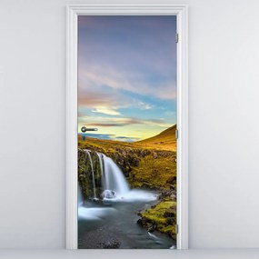 Fototapeta na dveře - Hory a vodopády na Islandu (95x205cm)