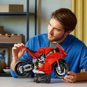 LEGO® Technic 42202 Motorka Ducati Panigale V4 S / Počet dílků: 1603 /