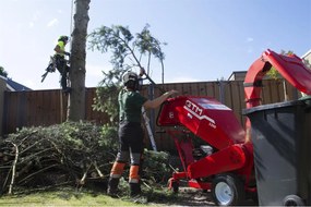 GTM Professional GTM GTS 1300 WDG - benzinový drtič dřeva s pojezdem