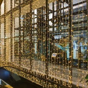 Easy Fix LED světelný závěs venkovní, 100 × 800 cm, teple bílá, 700 diod, bílý kabel, IP67, prodlužovací