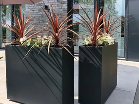 Květináč ELEMENTO, sklolaminát, šířka 88 cm, antracit, na kolečkách