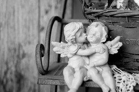 Obraz sošky andílků na lavičce v černobílém provedení Varianta: 90x60