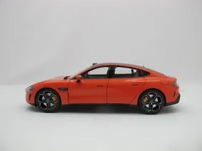 XIAOMI Model auta SU7 Lava Orange / 1:18 / Die-cast