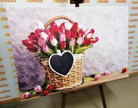 Obraz červené tulipány v dřevěném košíku - 90x60 cm
