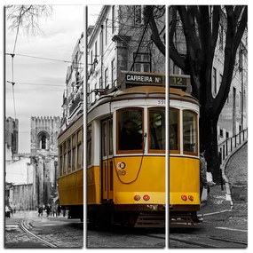 Obraz na plátně - Historická tramvaj v centru Lisabonu - čtverec 3116B (105x105 cm)