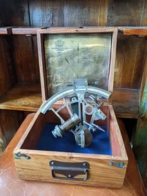 Mosazný sextant Victorian v dřevěném boxu