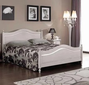 Masivní zdobená dvoulůžková postel v barvě antické šedé se stříbrným lemem