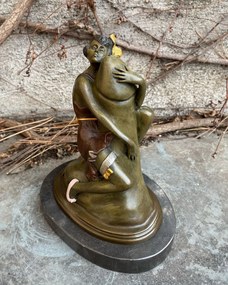 Erotická bronzová socha soška - Žena a penis