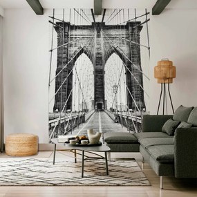 Fototapeta Architektura New Yorku - černo-bílý Brooklyn Bridge s vlajkou USA