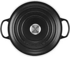 Le Creuset Signature Hrnec s poklicí 28 cm černá