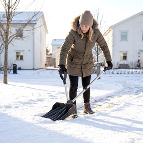 Outsunny Sněhový pluh 45 cm široký, plastová lopata na sníh s ergonomickou přídavnou rukojetí, odháněč sněhu s hliníkovou násadou a kovovým okrajem