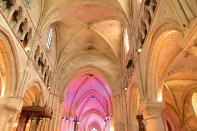 DIMEX | Samolepicí vliesová fototapeta na zeď Kostel v Auvers-sur-oise MA-5-0632 | 375 x 250 cm | fialová, béžová