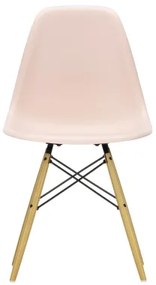 Eames Plastic Chair DSW javor světle růžová černé na koberec Vitra