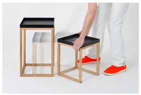 Sada 2 dubových odkládacích stolků s černou deskou Wireworks Oak