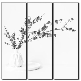 Obraz na plátně - Větev eukalyptu v bílé váze na bílém pozadí - čtverec 3272QB (75x75 cm)