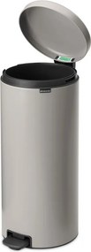 Světle šedý nášlapný ocelový odpadkový koš 30 l NewIcon – Brabantia