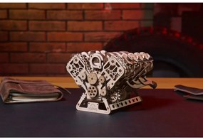 Ugears 3D dřevěné mechanické puzzle Motor V8