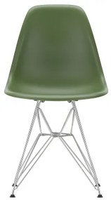 Eames Plastic Chair DSR chrom lesní zelená černé na koberec Vitra