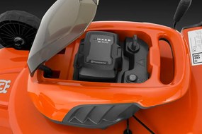 Aku sekačka Husqvarna LC 142i s aku a nabíječkou