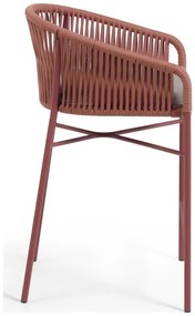 Červeno hnědá pletená barová židle Kave Home Yanet 65 cm