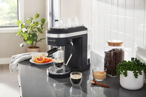 Tlakový pákový kávovar KitchenAid černý matný