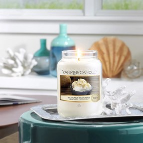 Yankee Candle vonná svíčka Classic ve skle střední Coconut Rice Cream 411 g