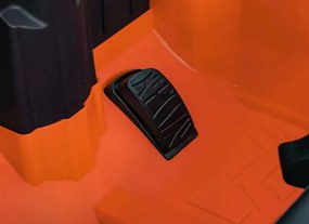 Elektrické autíčko Land Rover Defender 110 SVX oranžové
