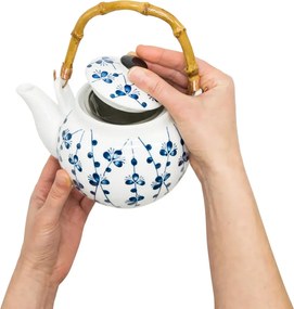 Porcelánová konvice Třešňové květy, 700 ml – motiv sakury, bambusové ucho, nerezové sítko