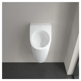 Villeroy & Boch Villeroy &amp; Boch ARCHITECTURA - Odsávací pisoár, s cílovým objektem, 325x355 mm, přívod vody skrytý, bílá Alpin CeramicPlus 558605R1