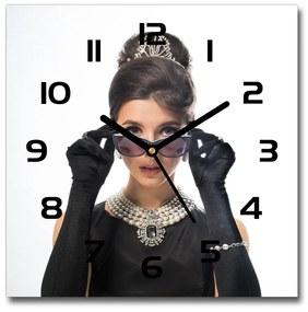 Wallmuralia Skleněné hodiny čtverec Žena v brýlích 30x30 cm