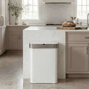 Matně bílý bezdotykový ocelový odpadkový koš 58 l Sensor – simplehuman