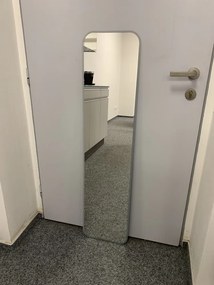 Amirro Zrcadlo na zeď do pokoje ložnice do předsíně a na chodbu do koupelny nalepovacíARCADE se zaoblenými rohy, mléčným okrajem a oboustrannou lepící páskou 410-029