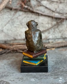 Vídeňská bronzová socha - OPICE S LEBKOU na mramorovém soklu