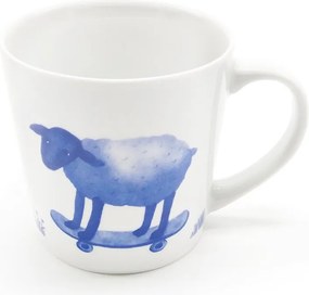 Porcelánový hrnek Pozór, jedu!, 500 ml – s autorskou ilustrací beránka na skateboardu, český porcelán
