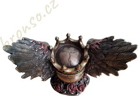 Lebka krále s korunou a křídly – gotická dark fantasy dekorace, originální dárek WU77632A4
