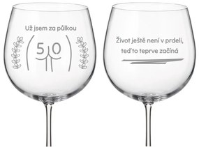 Dekorant Vtipné skleničky na červené víno  k narozeninám UŽ JSEM ZA PŮLKOU 2KS