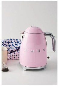 Růžová rychlovarná konvice SMEG