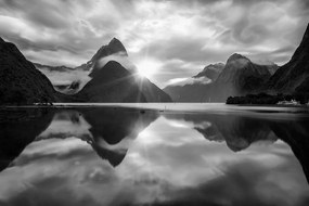 Samolepící fototapeta černobílý východ slunce na Novém Zélandu - 150x100 cm