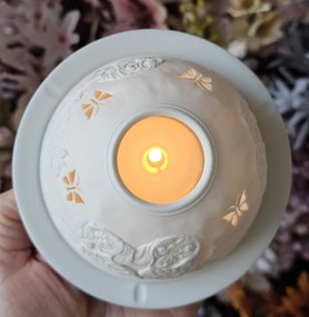 Bílý porcelánový svícen s jezevčíky Paollo - Ø 12*8 cm