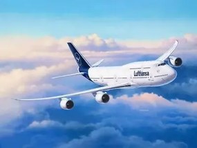 Revell Boeing 747-8 Lufthansa / Plastikový model / 1:144 / 192 dílů /