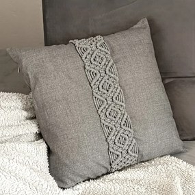 Polštář s macrame aplikací s výplní