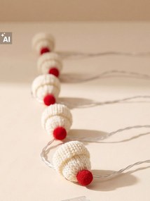Sinsay - Vánoční LED girlanda s motivem zimních čepic - vícebarevná