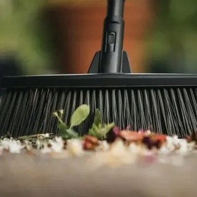 Fiskars M Solid koště univerzální