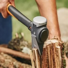 Fiskars IsoCore S 1062936 Stavební sekera